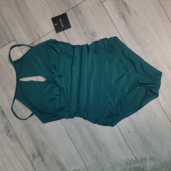 Ellen Tracy | Swim | 223 Ellen Tracy Womens Emerald Green High Neck Key ...
